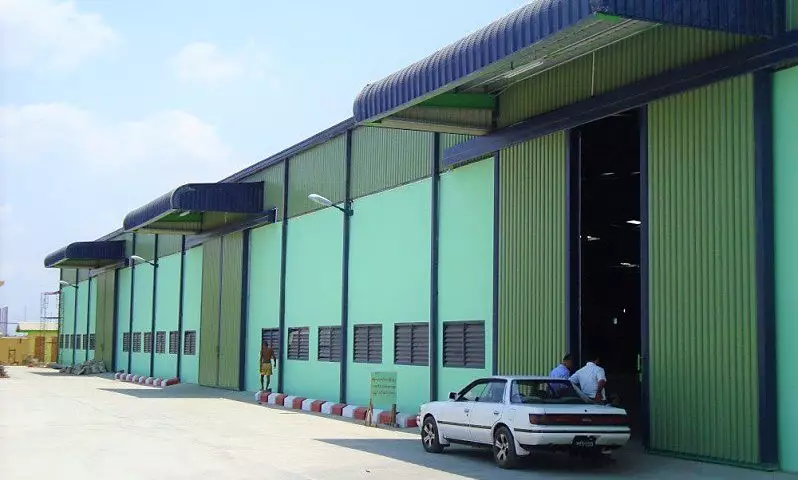 Selection of materials for industrial warehouse construction | Pebsteel