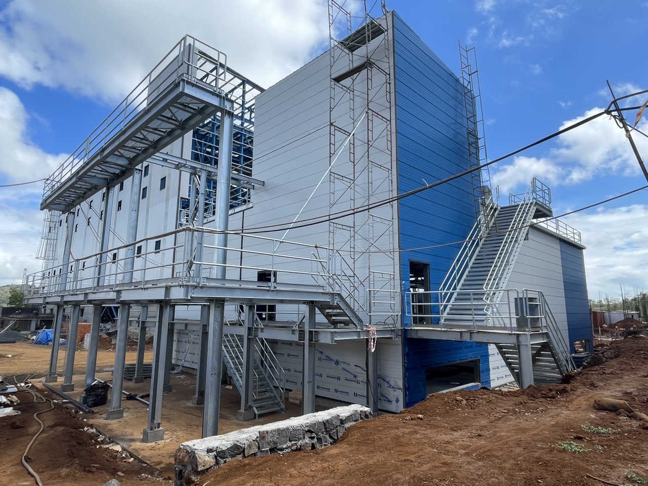 Instant Coffee Factory, 42.5m-high (Vietnam) | Pebsteel